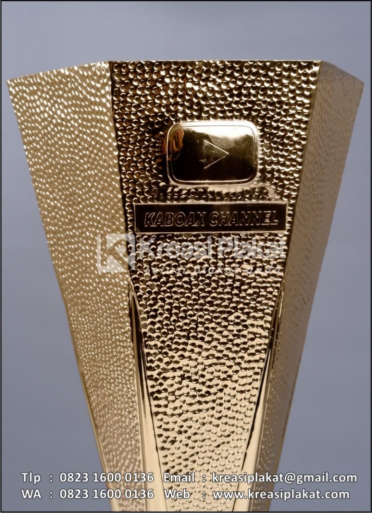 Piala Emas Kaboax Channel | Kreasi Plakat